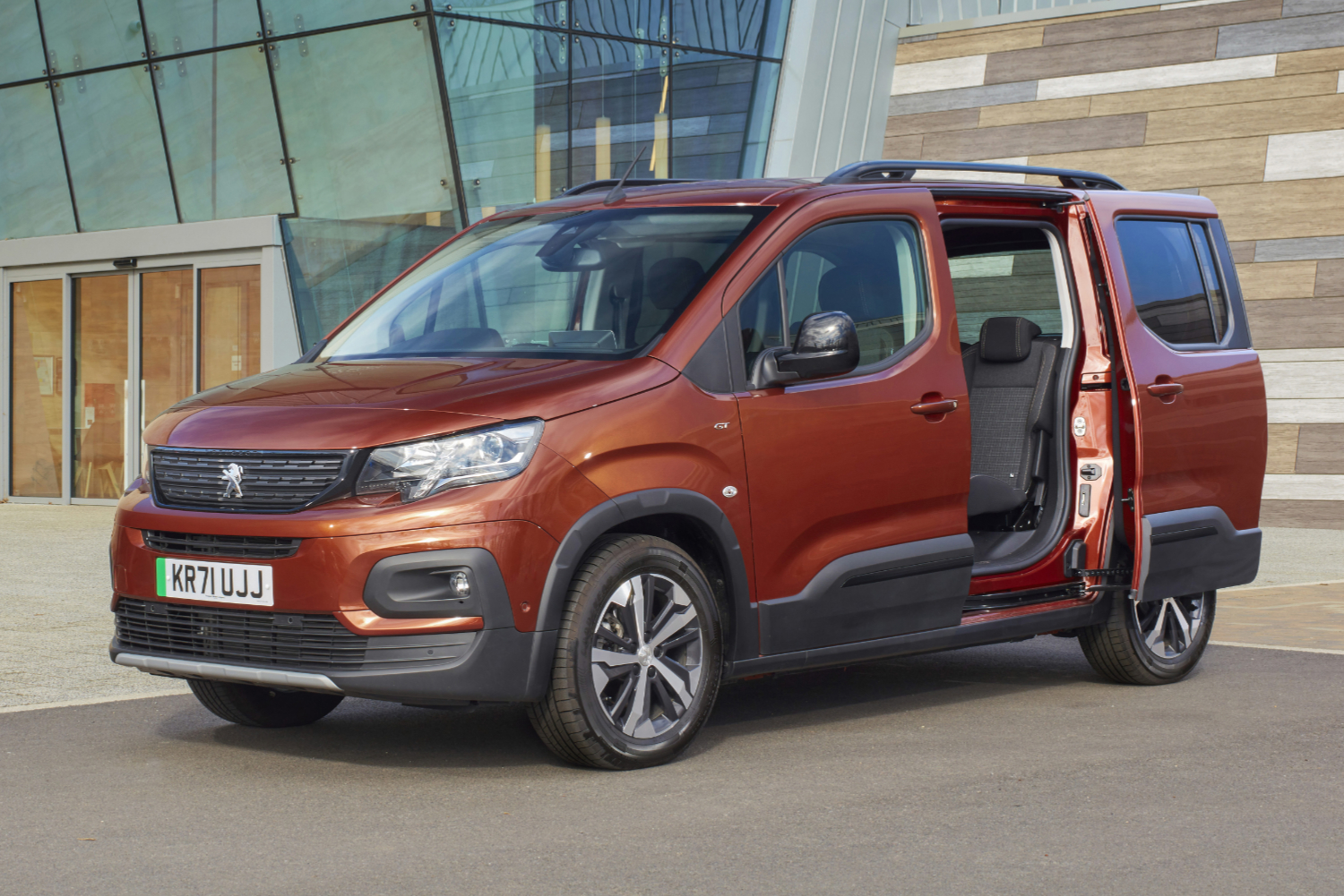 The Car Enthusiast | image gallery | 2023 Peugeot e-Rifter GT